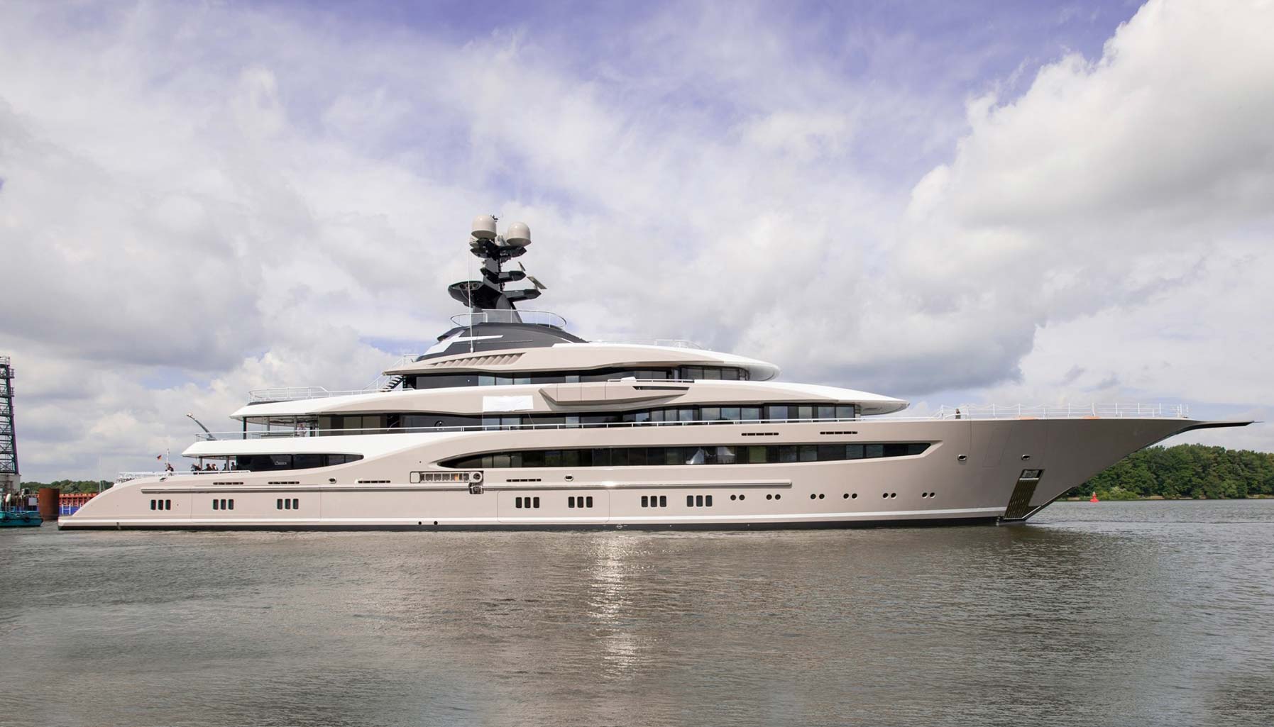 ShowBoats Design Award 2013 For Reymond Langton designed MOGAMBO Yacht